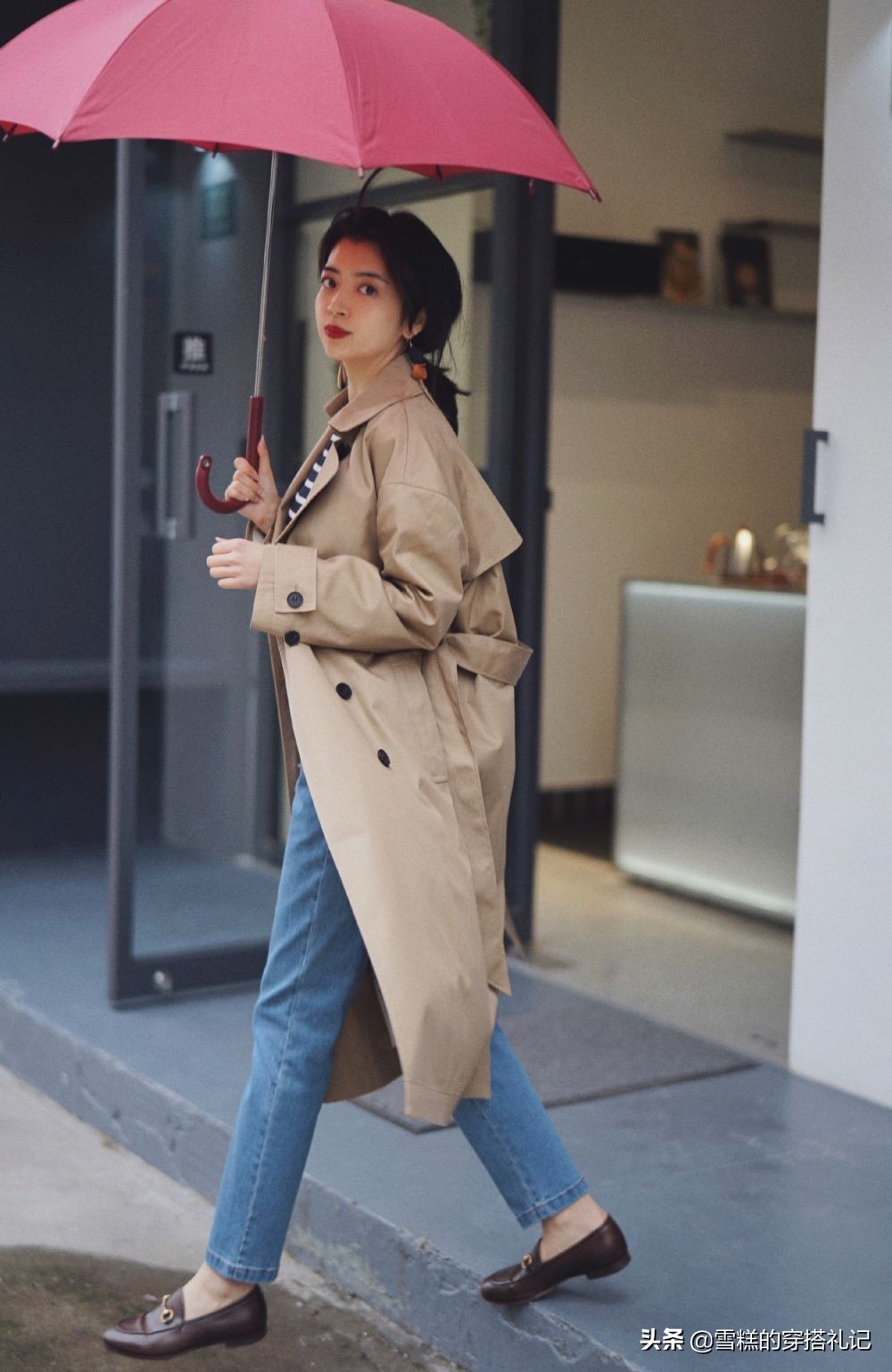 The blogger Miki has a popular way of wearing it, called "windbreaker ...
