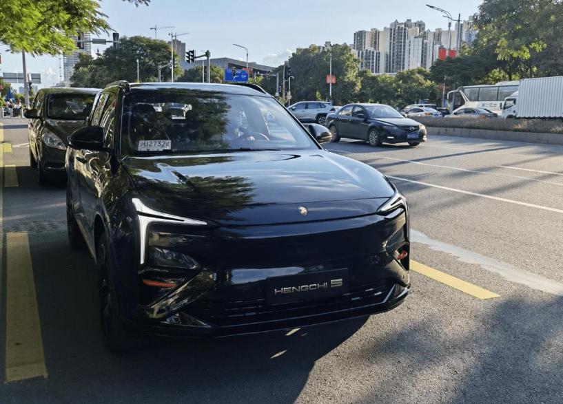 Another spy shot of a new Hengchi car has been exposed, with a trendy ...
