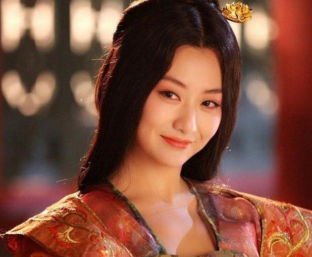 Empress Xiao: She is Princess Xiliang, she became a princess at the age ...