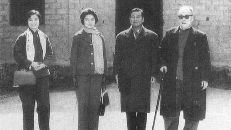 Meritorious service to the Chinese character and prosperity ...