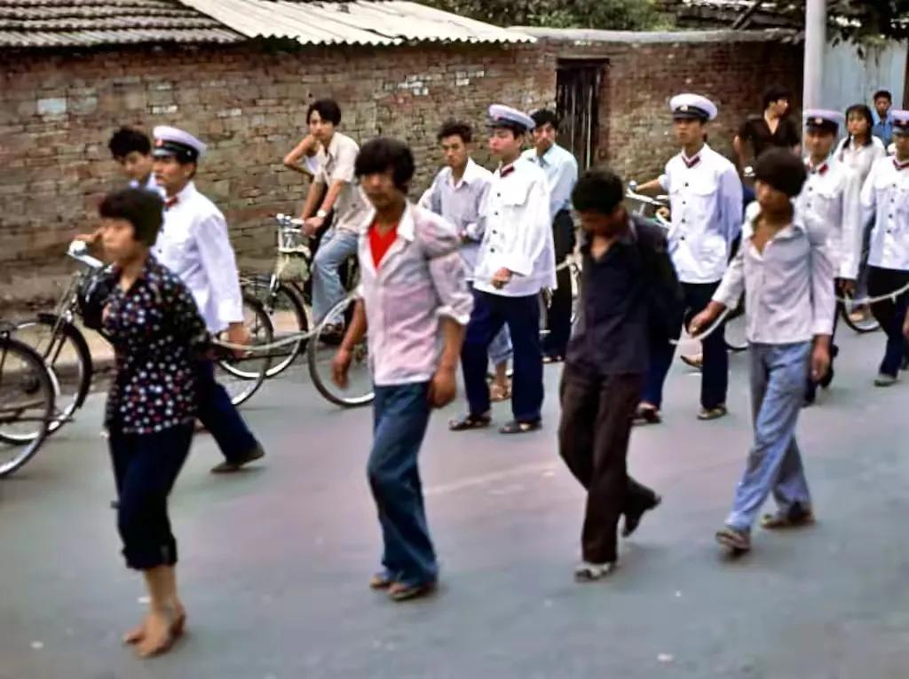 Air combat hero Zhang Jihui was provoked by gangsters at the hotel. The ...