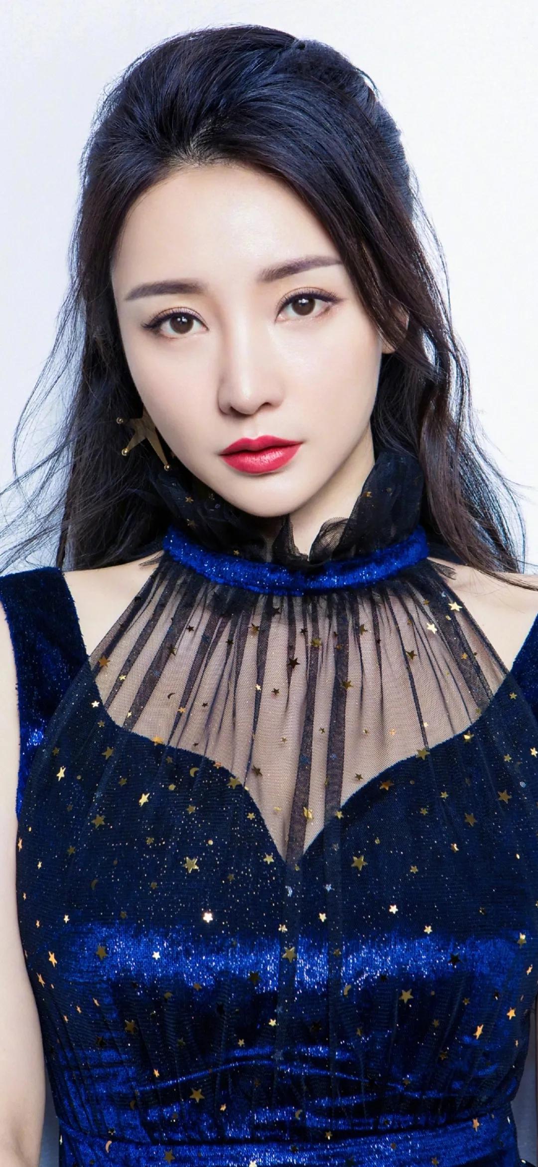 "Wallpaper" Liu Yan - iNEWS