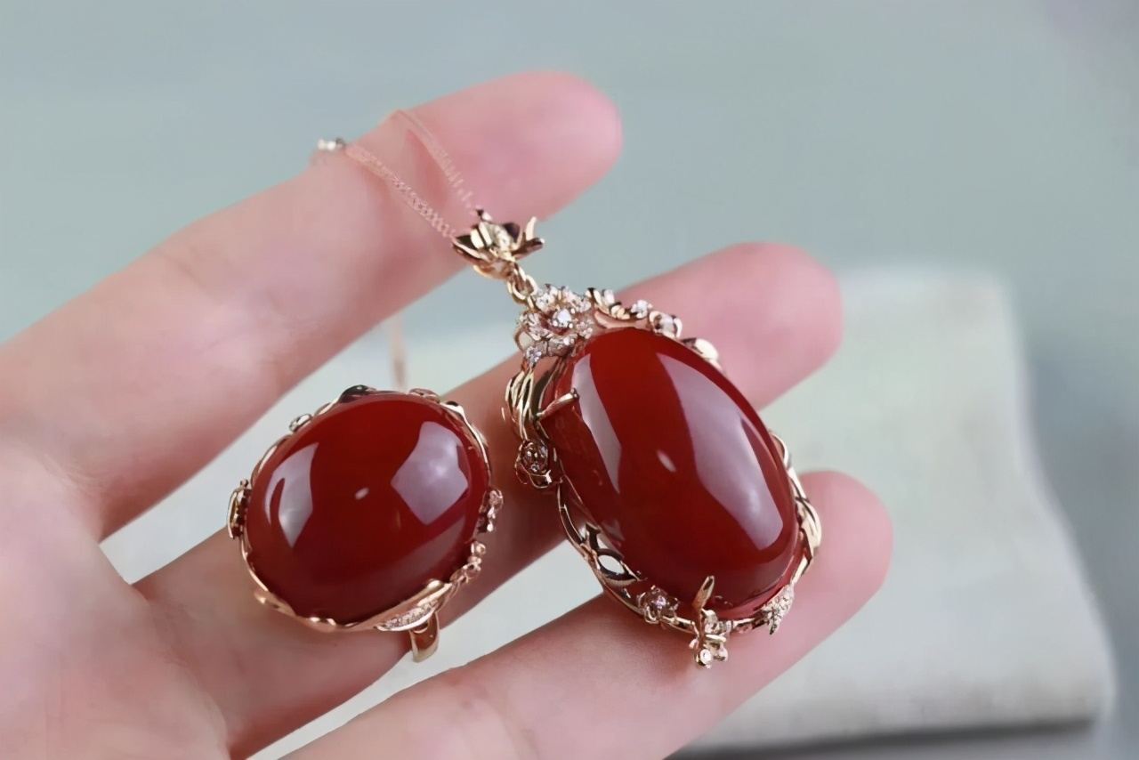 The same is "agate", why is southern red agate so expensive? - iNEWS