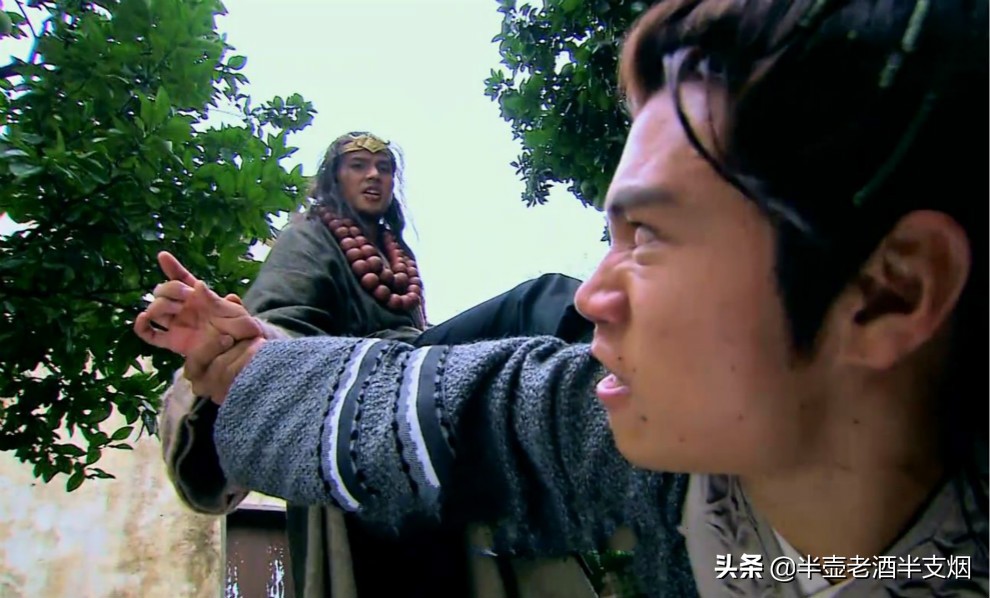 Lu Zhi Shen Zenneu makes a trier plow, Wu Song double-knife cross ...
