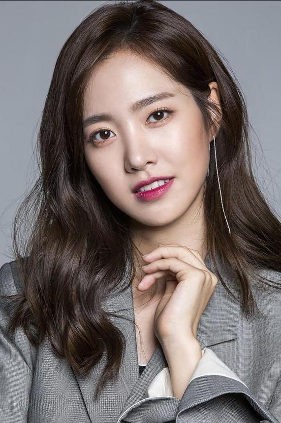 Jian Yan: A lovely and pure sweet girl who is full of sweetness with ...