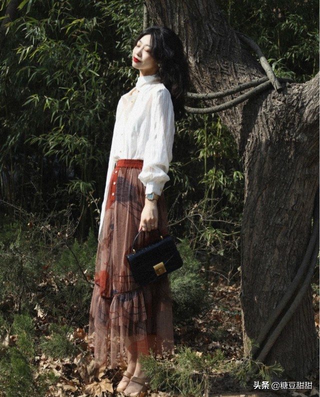 Look at "Guan Zhilin, Zhang Manyu '" in the 80s, suddenly understand ...