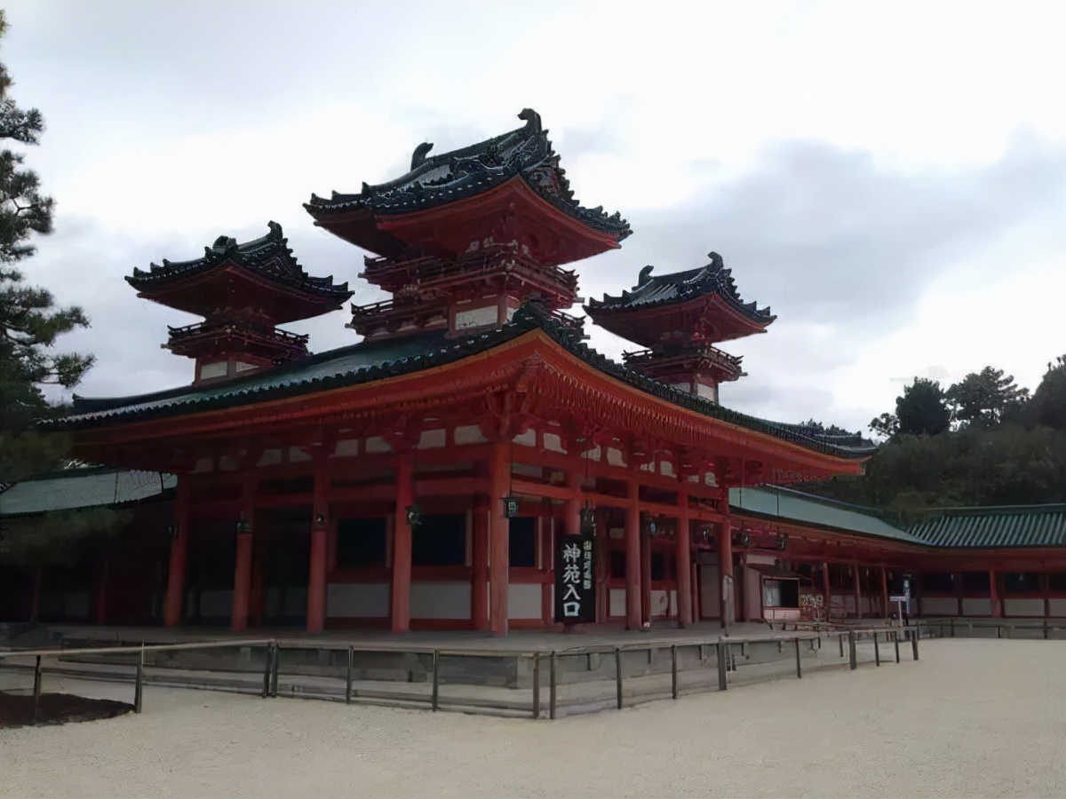 In addition to painting, Yan Liben is also a veritable calligrapher and ...