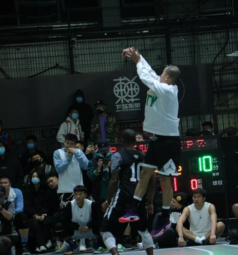 Ten years of Dongdan, you can still give basketball with your left hand ...