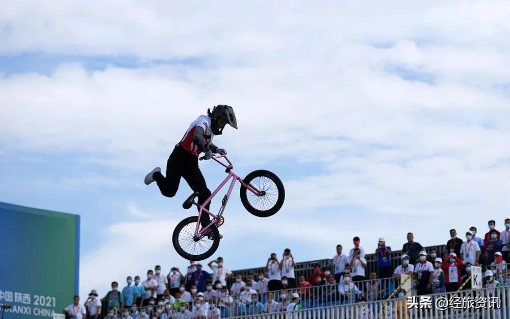 Wonderful moments of women's BMX freestyle competition - iNEWS