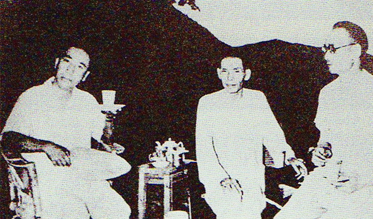 What happened to Yang Huimin, the flag-presenting hero of "Eight ...