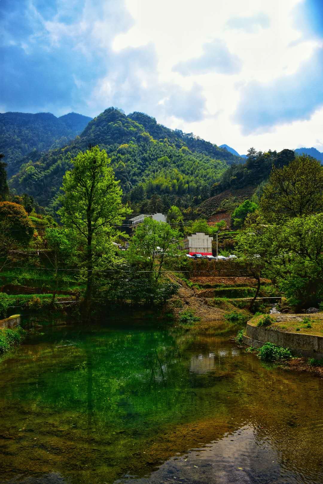 The fairy tale mountain in autumn has beautiful your eyes and entered ...