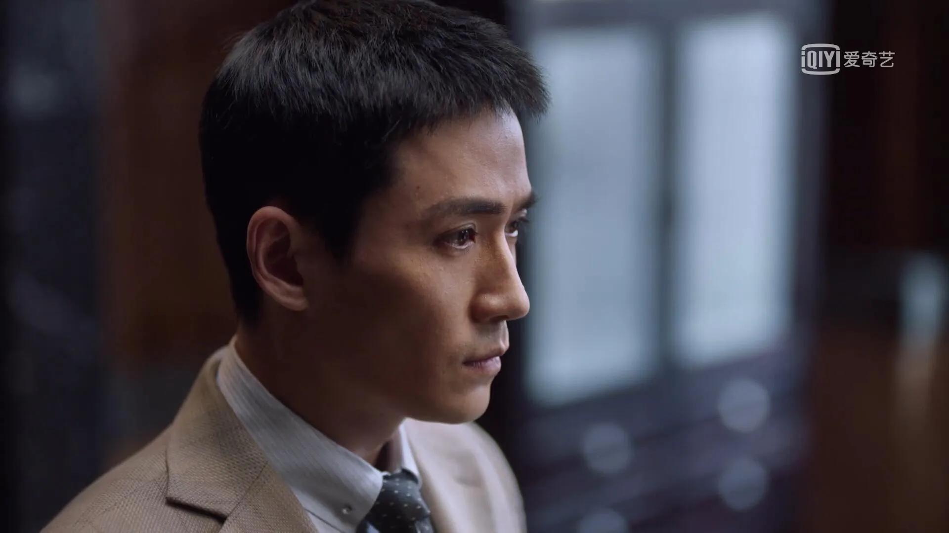 "The Traitor" is all powerful actors, the plot is tightly connected ...