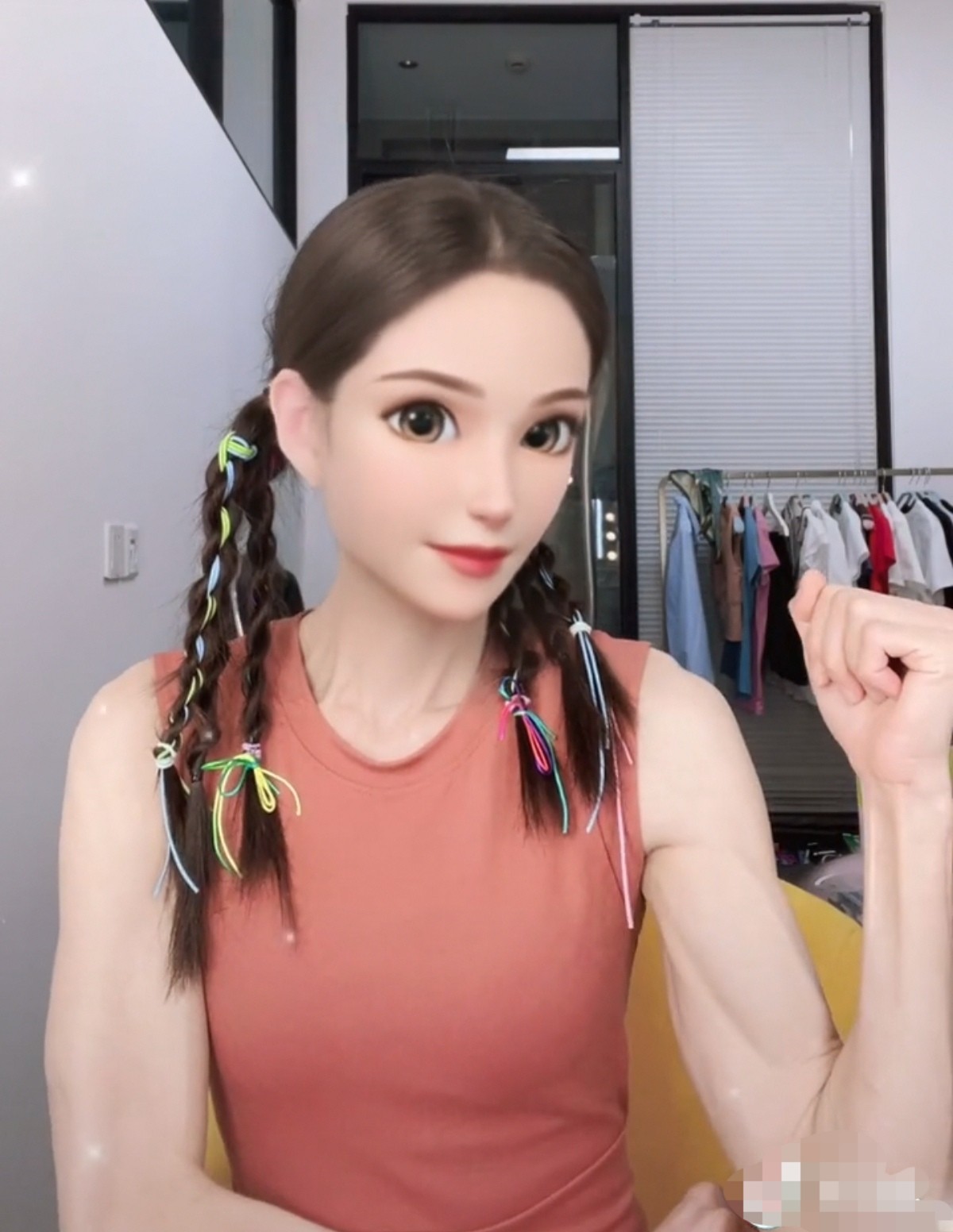 54-year-old Li Ruotong shows off his body and exposes big muscles to ...