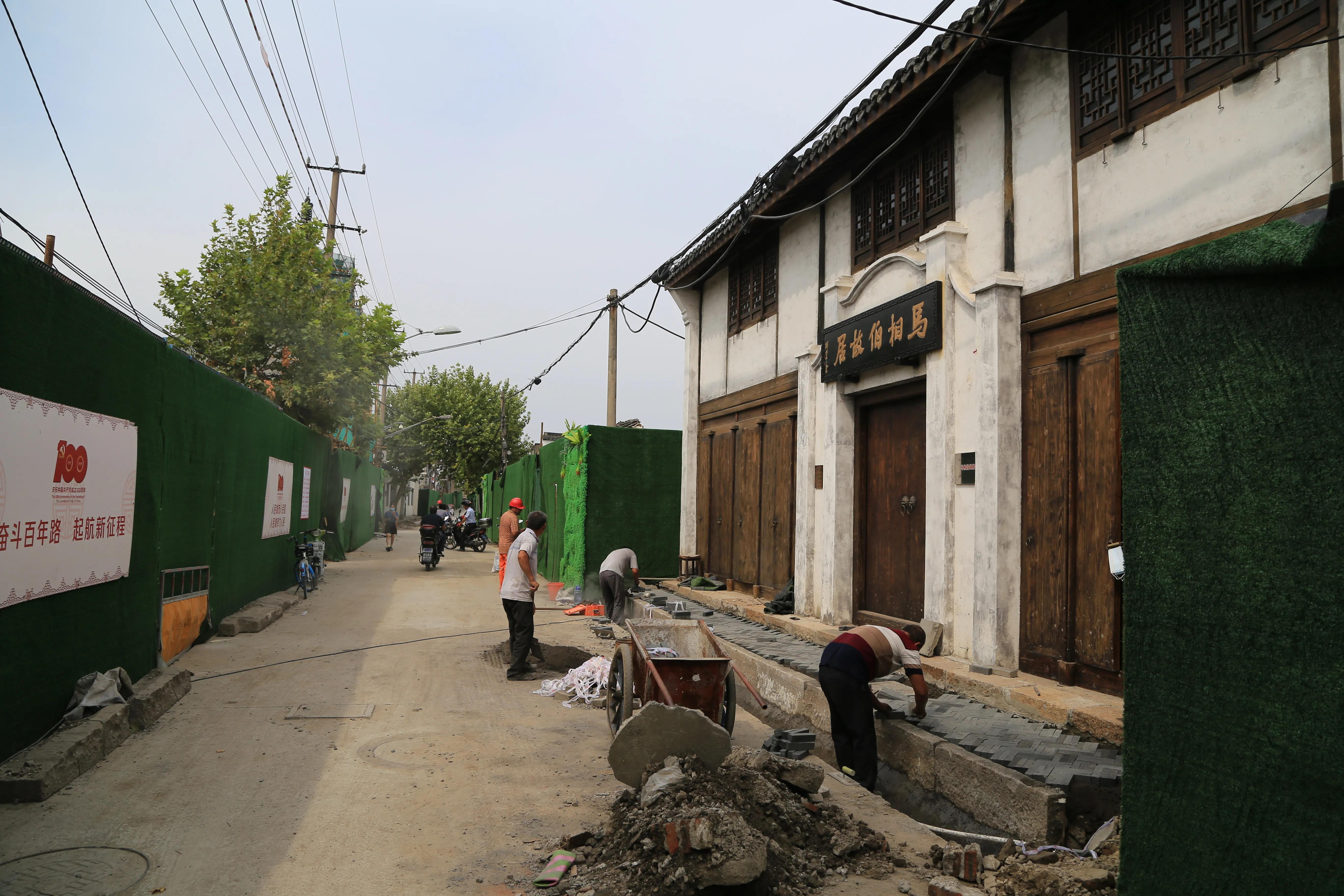 Sijing ancient town, old trees and new branches wait for time - iNEWS
