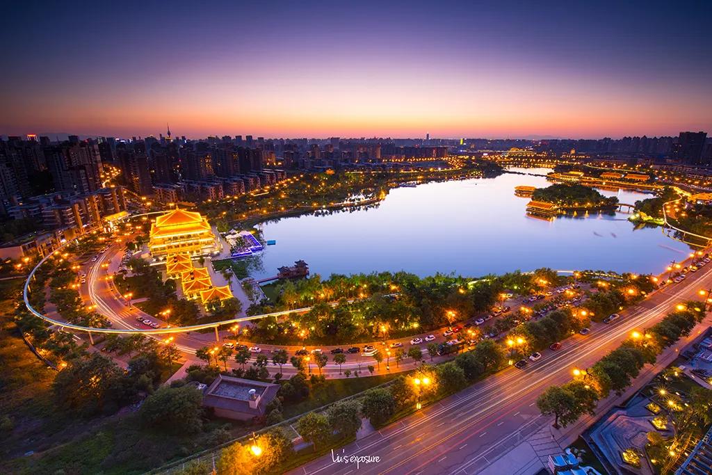 Mid-Autumn Night Rafting Qujiang Pond - iNEWS