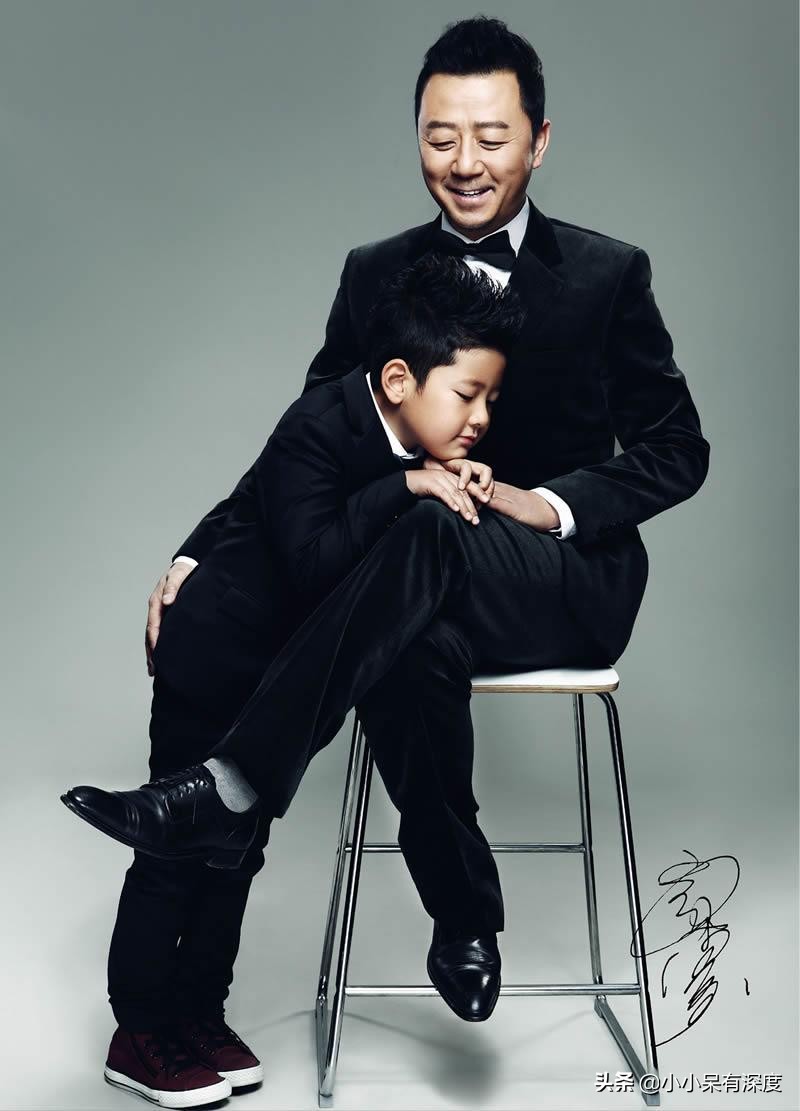 A recent photo of Guo Tao and his wife, Li Ran happily lying in Guo Tao ...