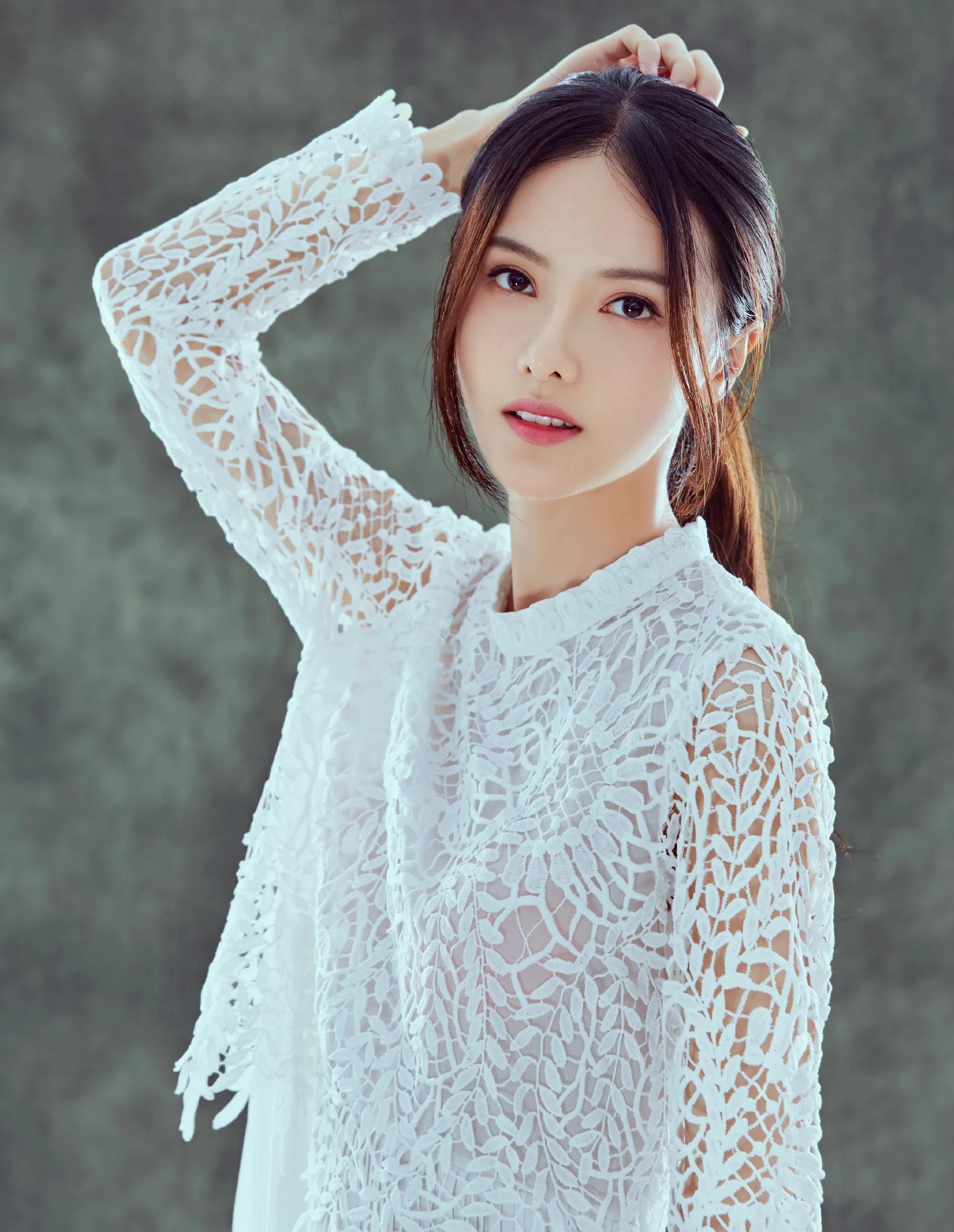 Zhang Zhixi in the snow like a mountain - iNEWS