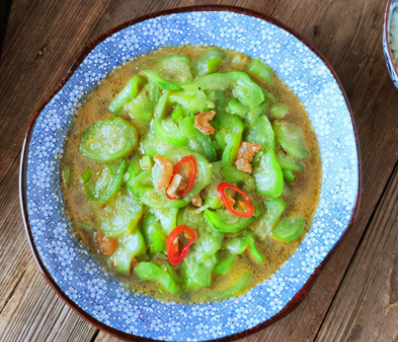 Stir-fried loofah that is more delicious than meat, with sufficient ...