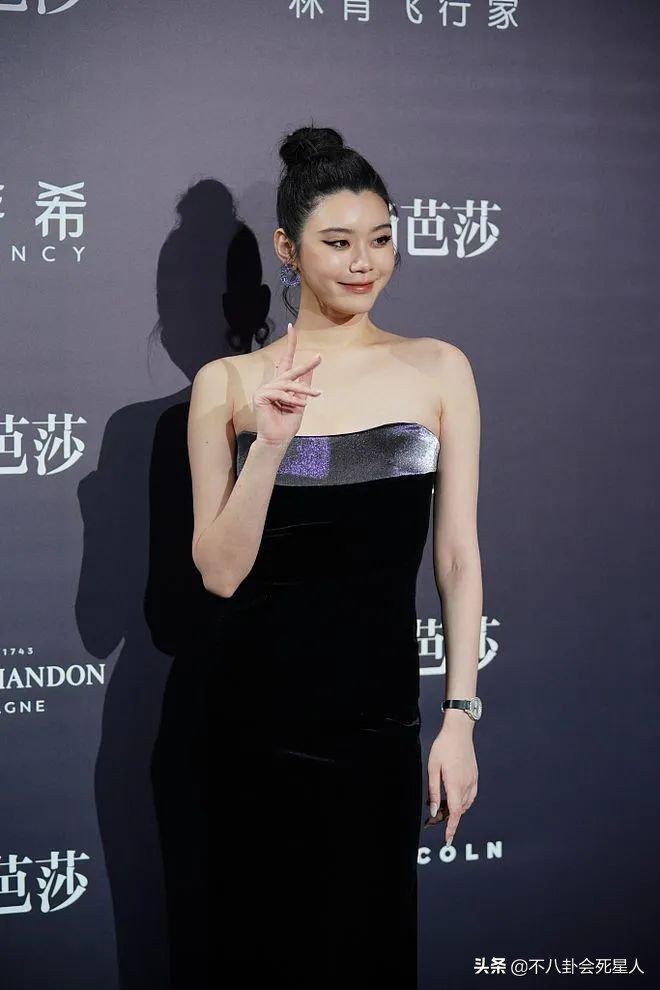 Liang Luo Shi celebrates his 33rd birthday, with dark skin and a ...