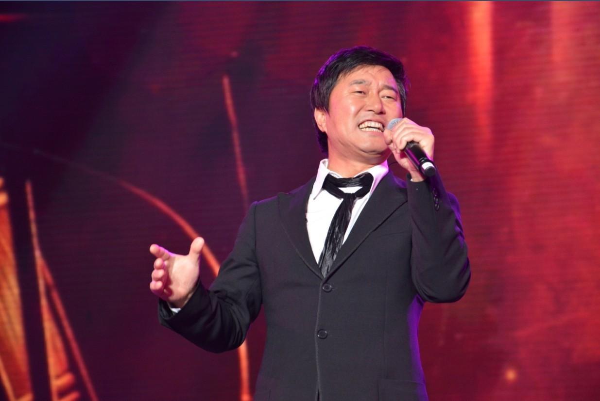 In 2009, Man Wenjun personally sent his wife to prison, but the first ...