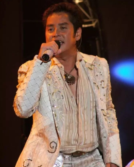 Sorry for his wife and girlfriend, Alan Tam apologized with tears and ...