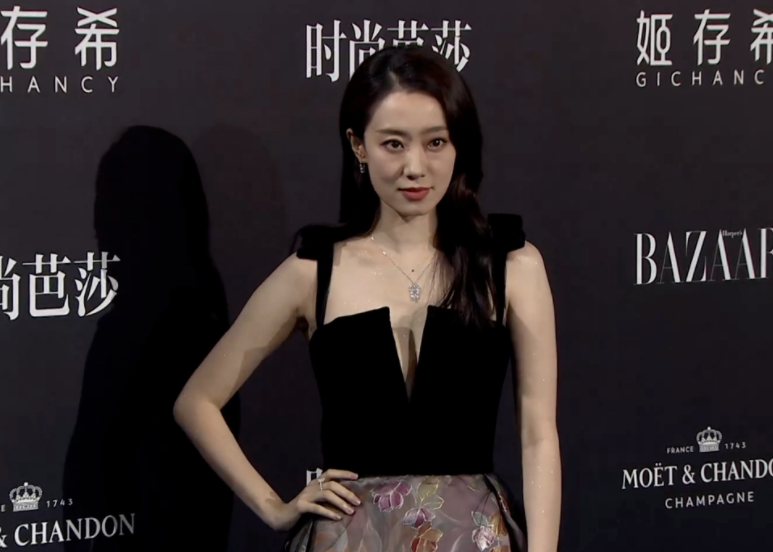 Jin Jing's ultra-low career line, Xi Mengyao's circumference ...