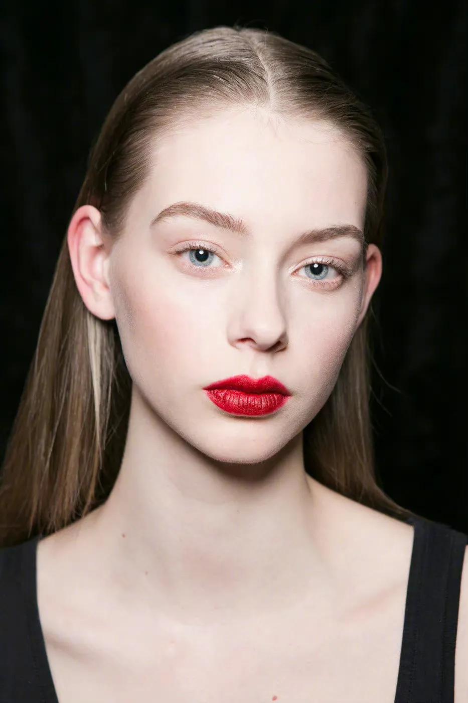 97 Dutch supermodel Lauren de Graaf crying beautifully - iNEWS