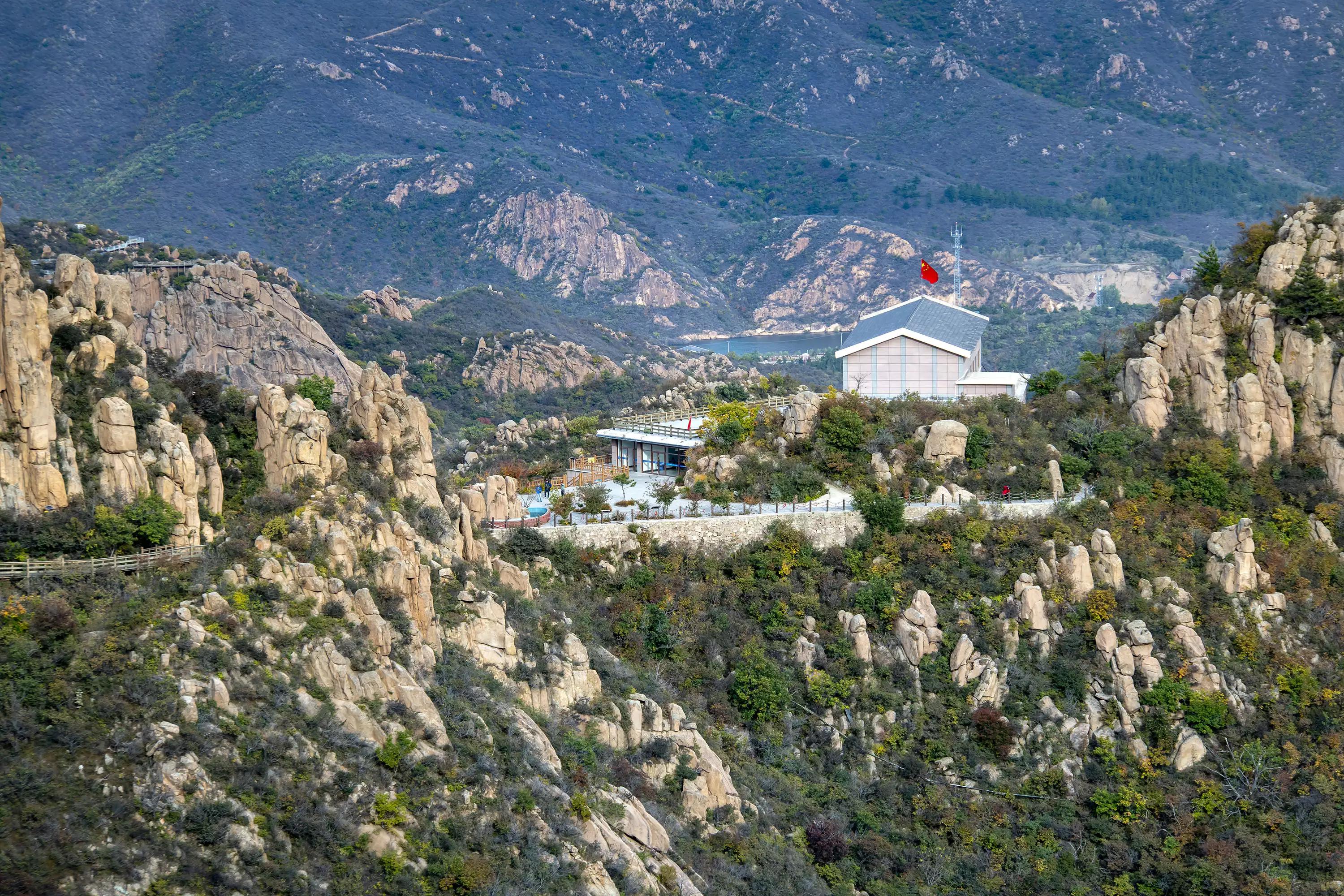 The Wonderful Scenery of Chaoyang "Great Black Mountain" - iNEWS