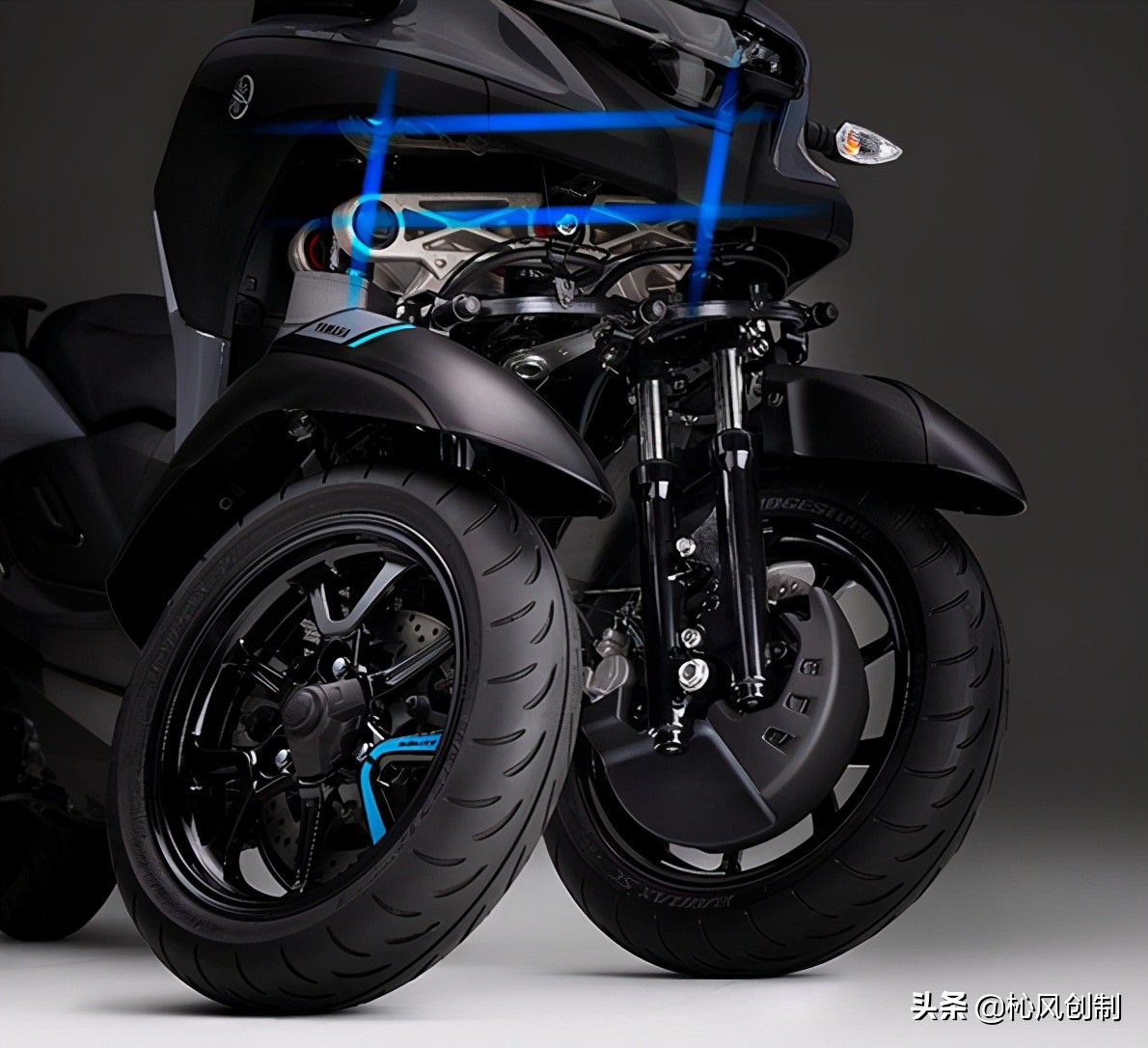 Test drive the Yamaha YAMAHA Tricity300!A three-legged behemoth with ...