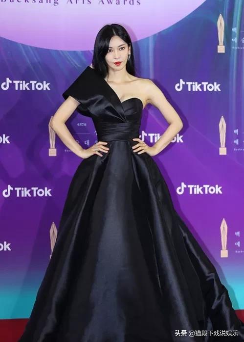 The dresses of the artists of this year's "Baixiang Art Awards", "Best ...