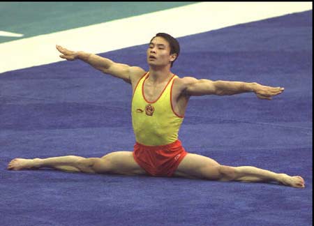 Recalling the classic: Li Xiaoshuang made a desperate jump, the referee ...