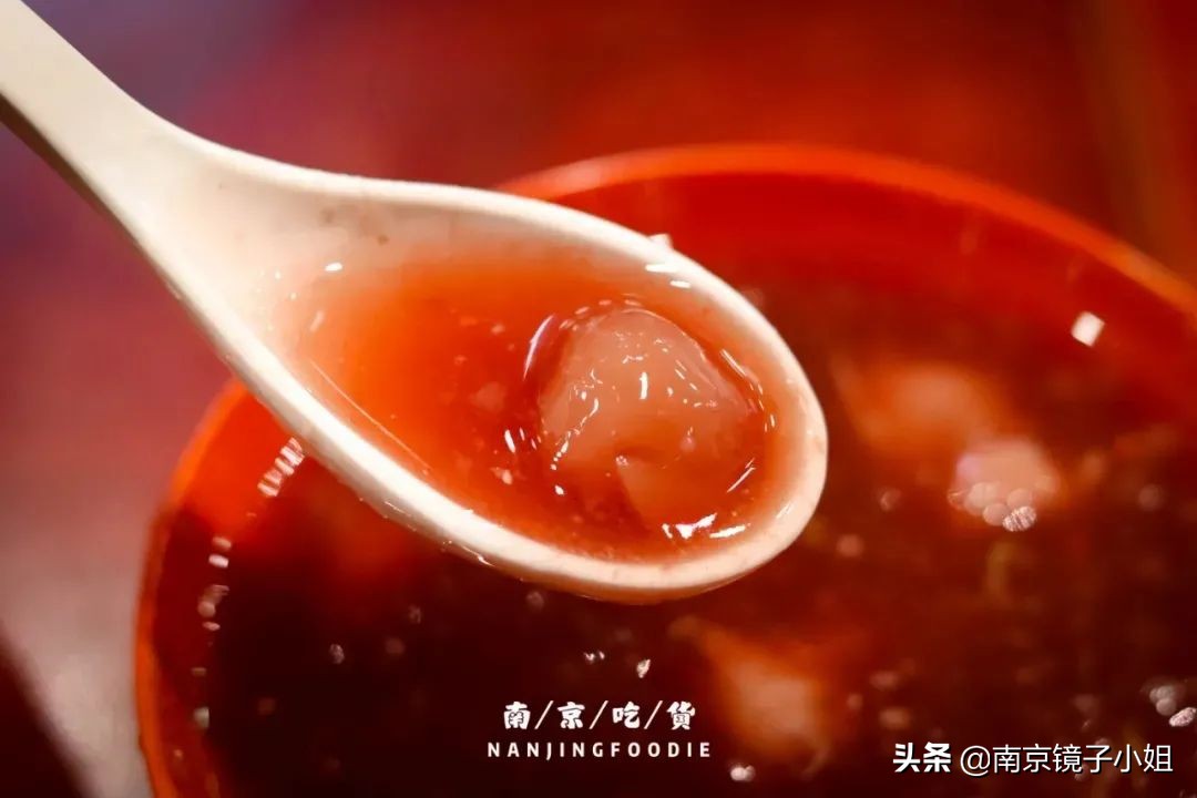 How sweet can Nanjing people grow up in sugar taro seedlings? - iNEWS