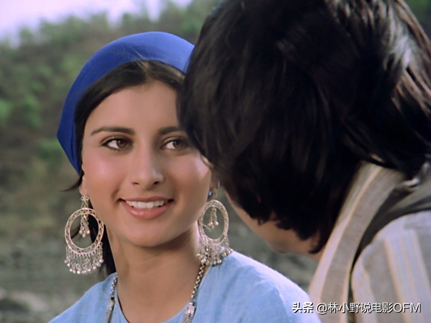 The beauty pageant champions, and the singer of "Lida Song" presents ...