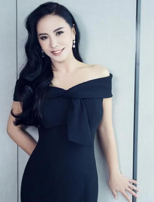 Sexy goddess Tian Li's rough love history: encountering a domestic ...