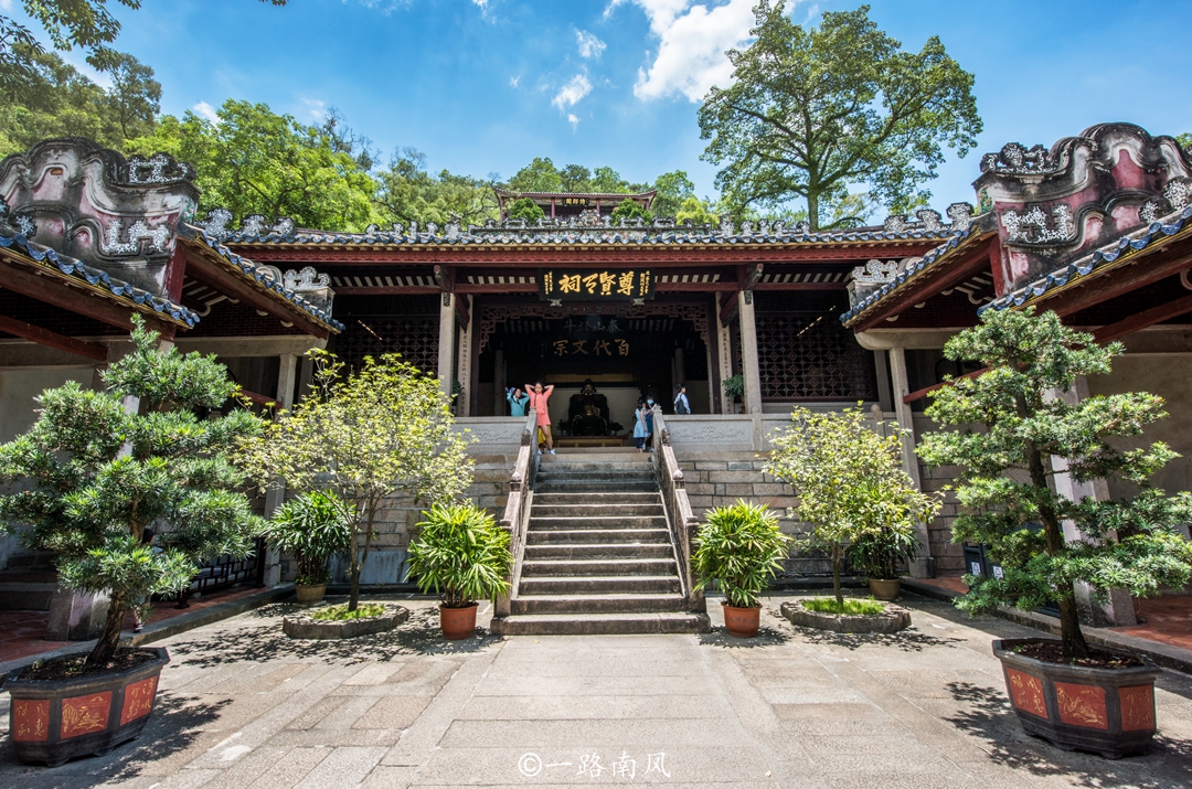 Traveling to Chaozhou, visiting the Hanwen Gong Temple, the location of ...