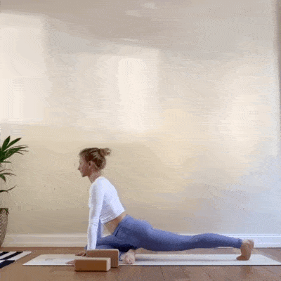 The vertical fork exercise sequence shared by the yoga goddess: just 7 ...