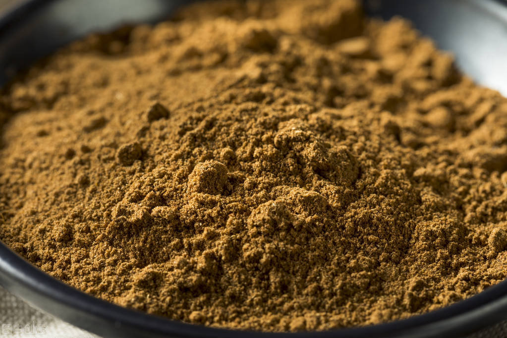 What is the difference between "five spice powder" and "thirteen ...