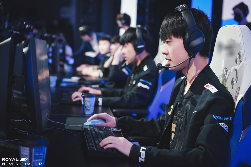 RNG's victory over PSG in Korea Open - iNEWS