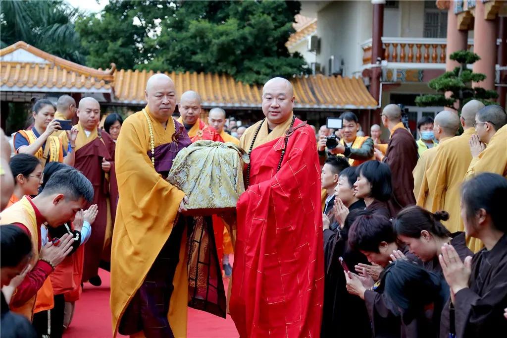 Thirty years later, the elder Benhuan, the master of Buddhism ...