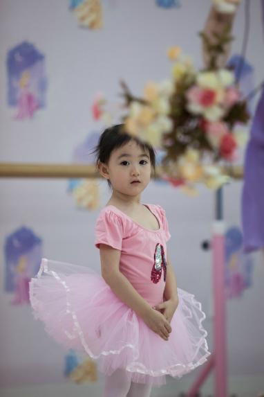 Anqi Li took photos for her birthday, her husband Li Xiaopeng gave ...