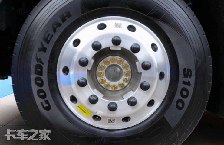 How luxurious is the Shaanxi Automobile Delong X6000 configuration ...