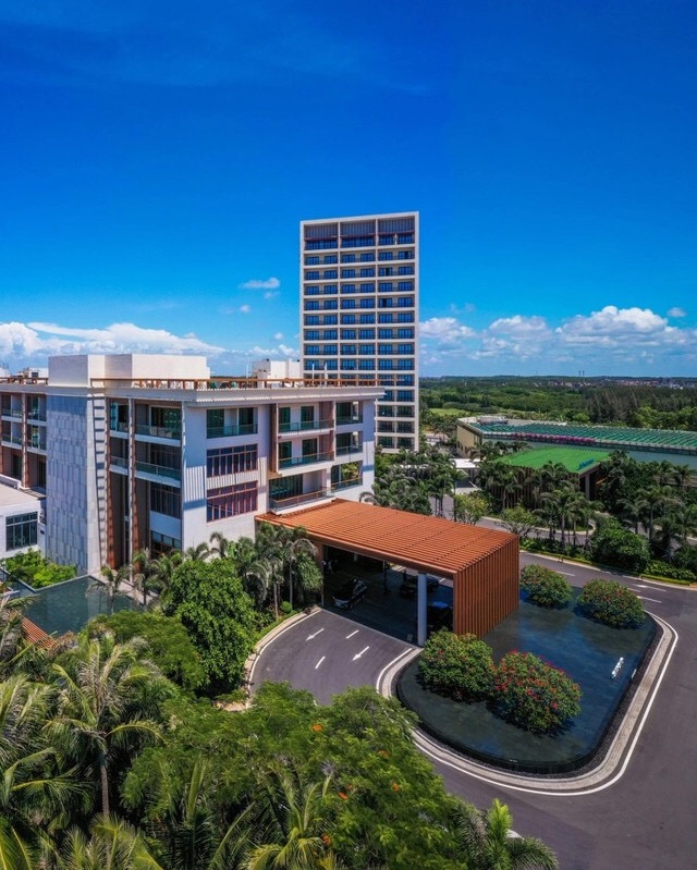 Staying at the Five-star Four Points by Sheraton Wuchuan Dinglong Bay ...