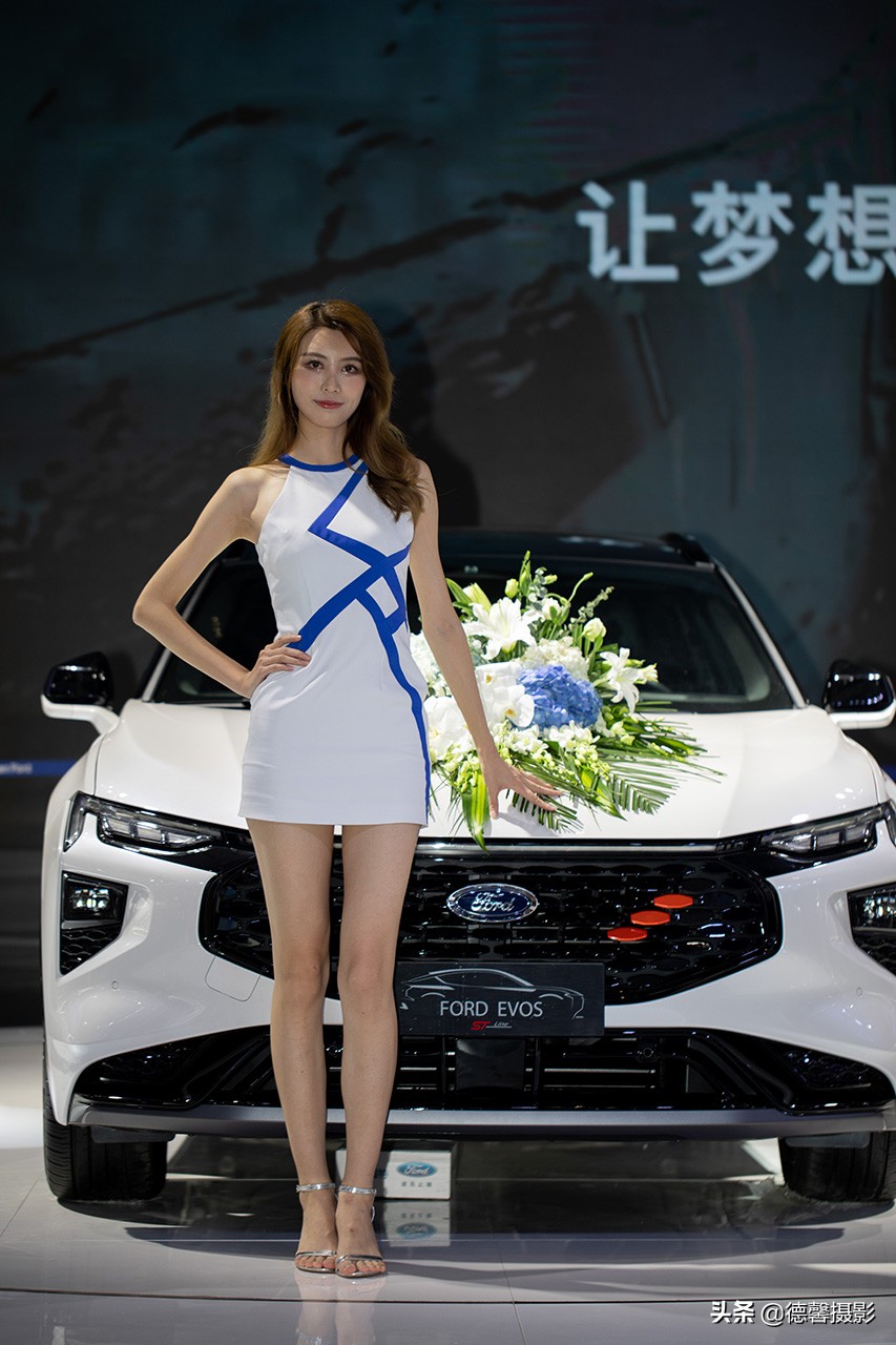 Beautiful car models are naturally beautiful (9) - iNEWS