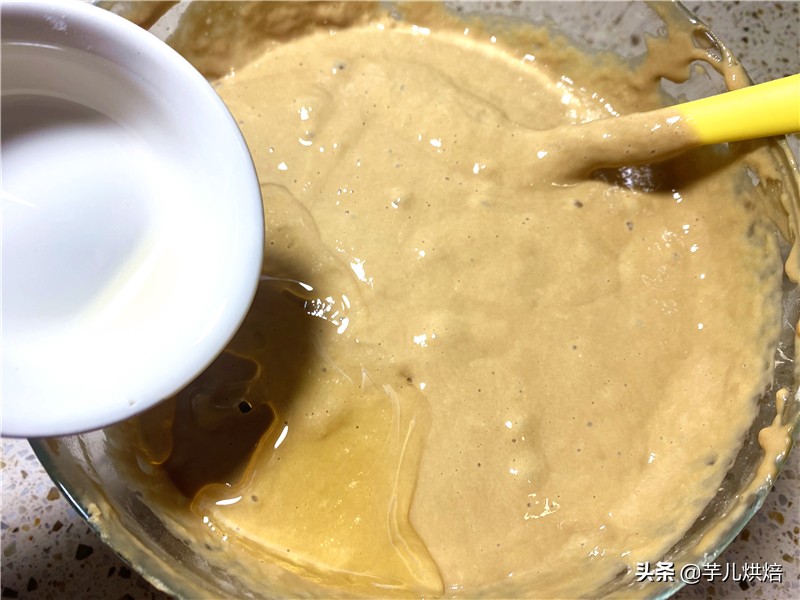 Teach you to make brown sugar mala cake at home. The method is detailed ...