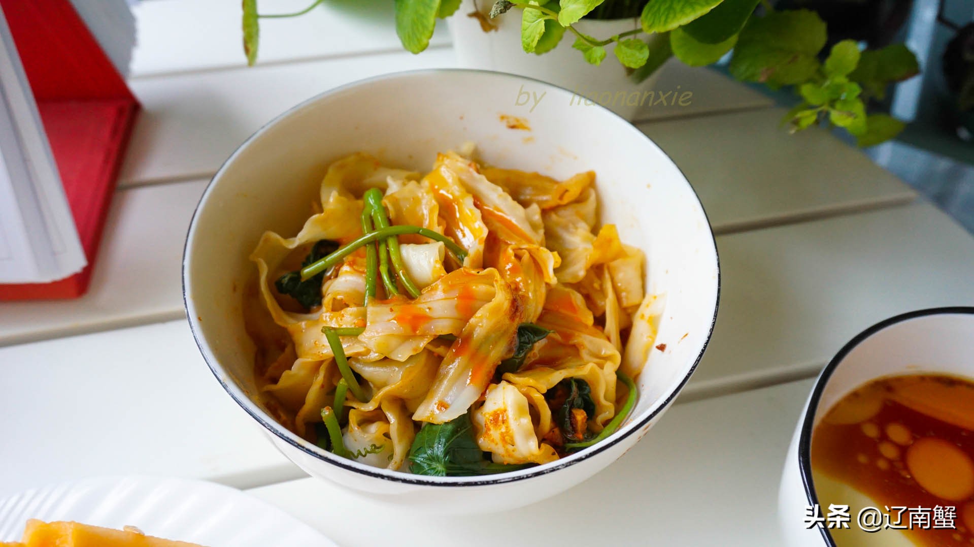 My daughter wants to eat oil splashed noodles. I make a bowl for her ...