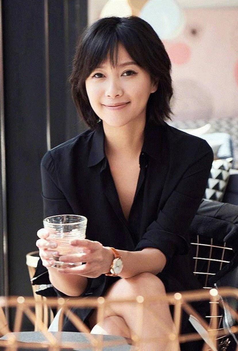 "Dwarf, Big, Tight," Gao Xiaosong's maddening love history, and the unshakable family behind him ...