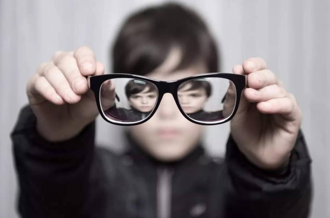 There are more and more young people with myopia. In addition to ...