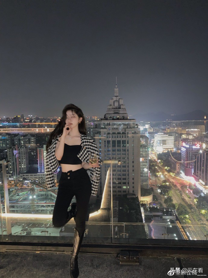 Internet celebrity beauty Chen Jianan has a charming and charming face - iNEWS