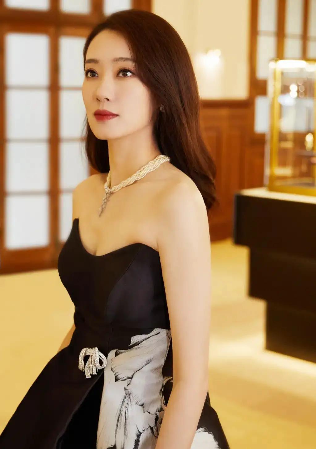 Yang Tongshu, Deng Jie, Jin Taixi, Zhang Xiaofei, Li Xueqin, Zuo ...