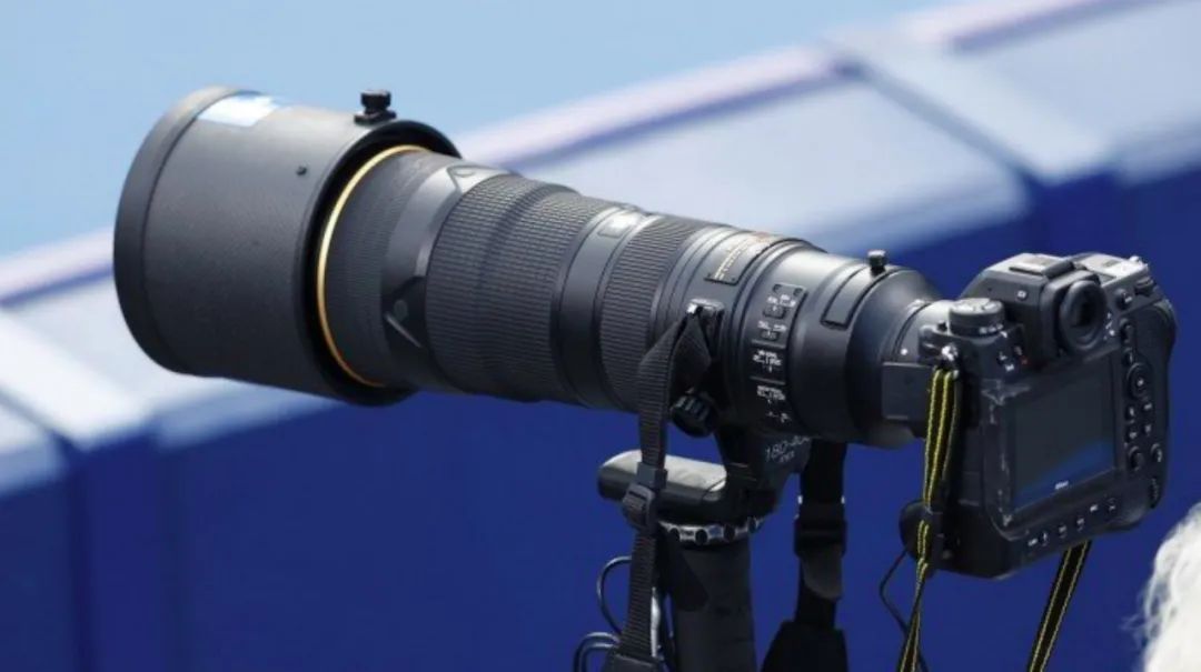 How amazing is Nikon's flagship Z9?Is the cheap medium format worth ...